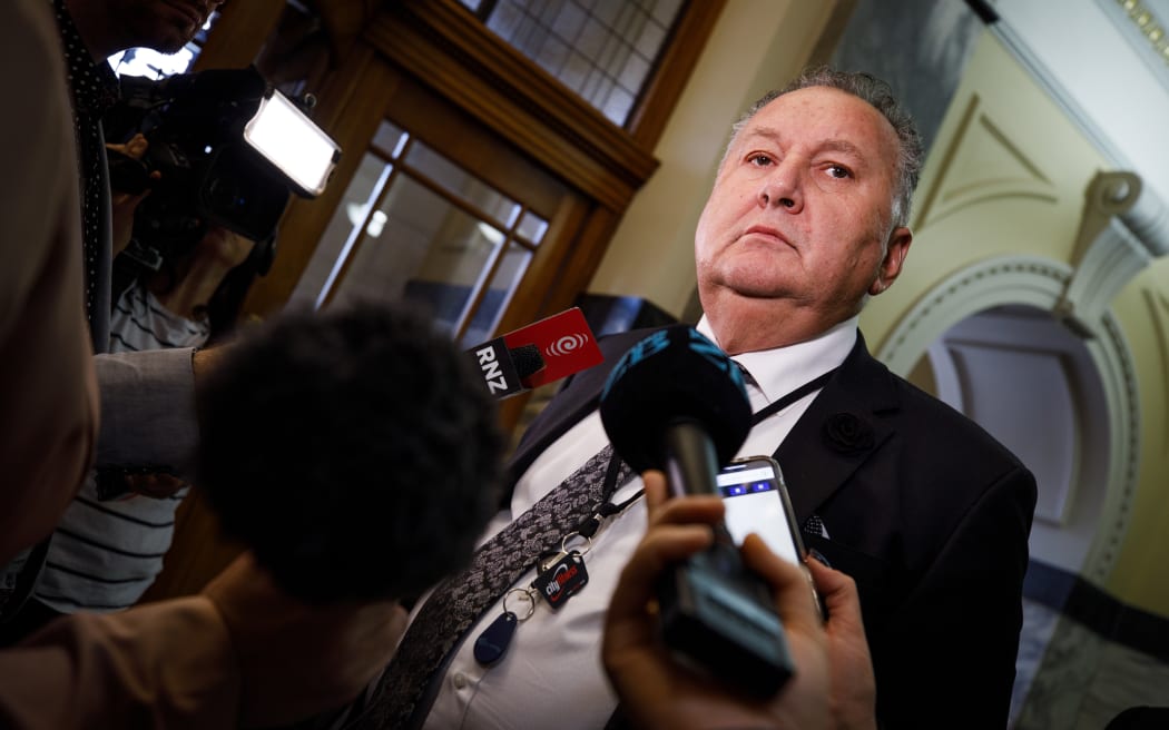 Shane Jones defends links to industry and diary omission | RNZ News