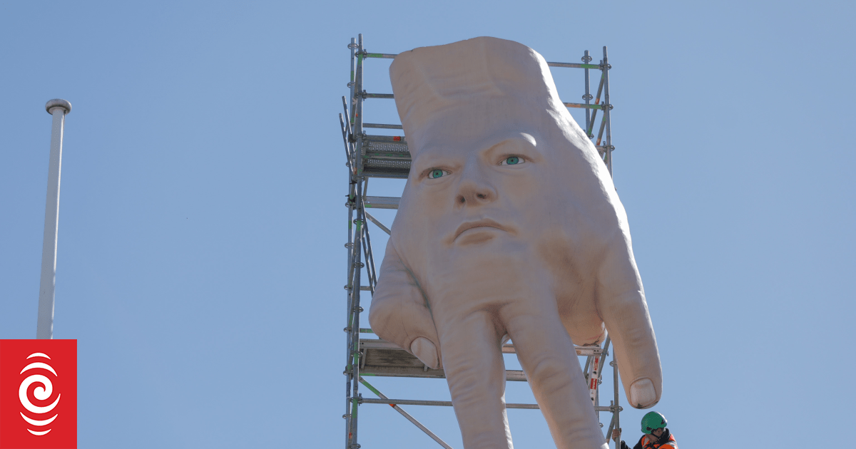 Quasi leaving Wellington after five years perched on city's art gallery ...