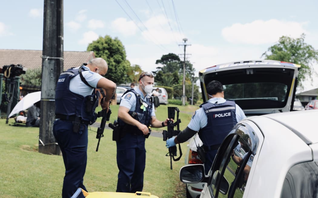 Record numbers of attacks on police with firearms | RNZ News