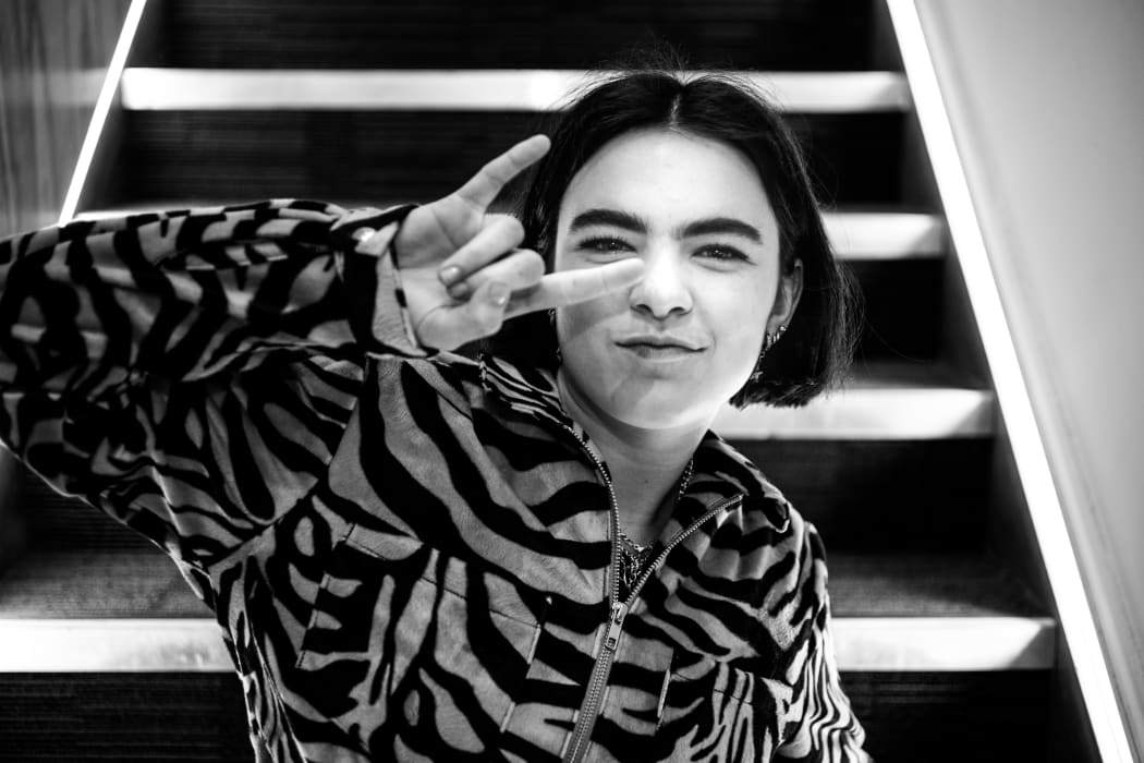 REVIEW: 19-year-old pop sensation Benee live at the Powerstation | RNZ