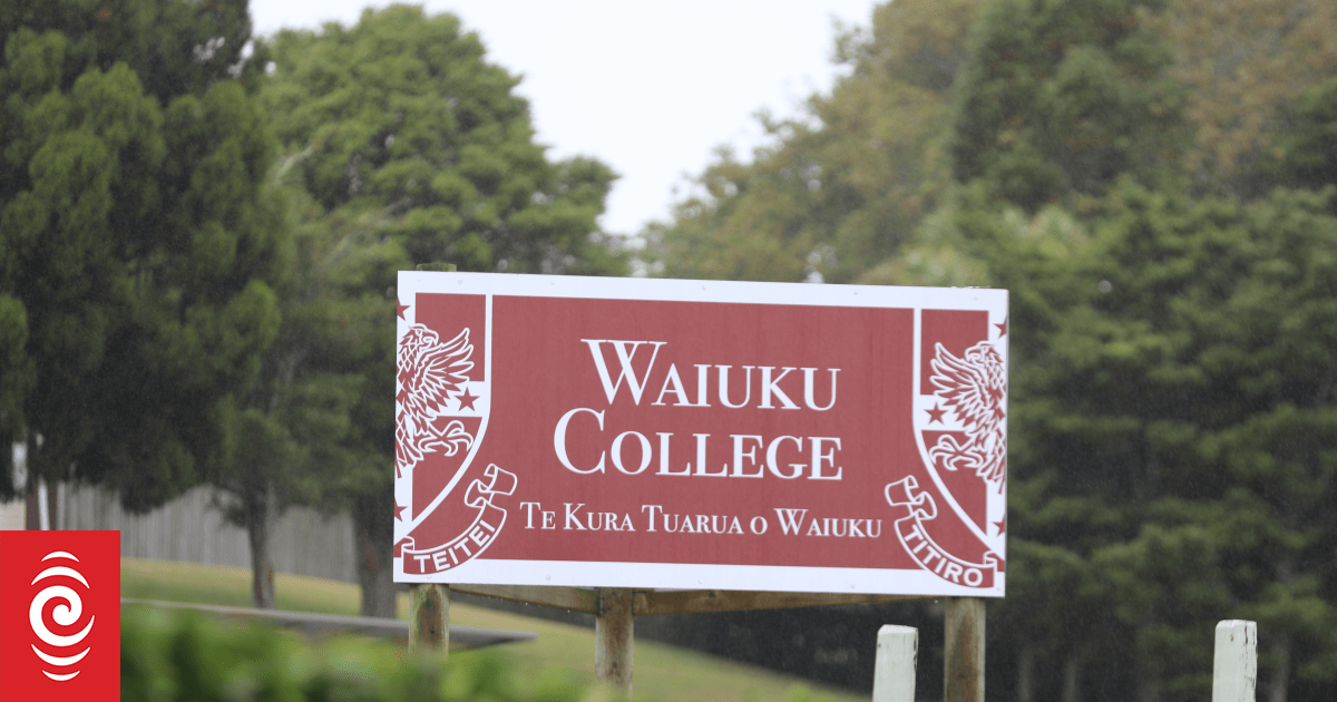 Parents 'devastated' after hearing of Auckland school lockdown minutes ...