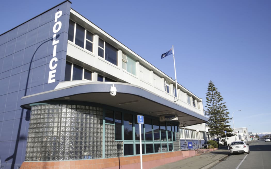 Man dies after driving vehicle into Timaru police station | RNZ News