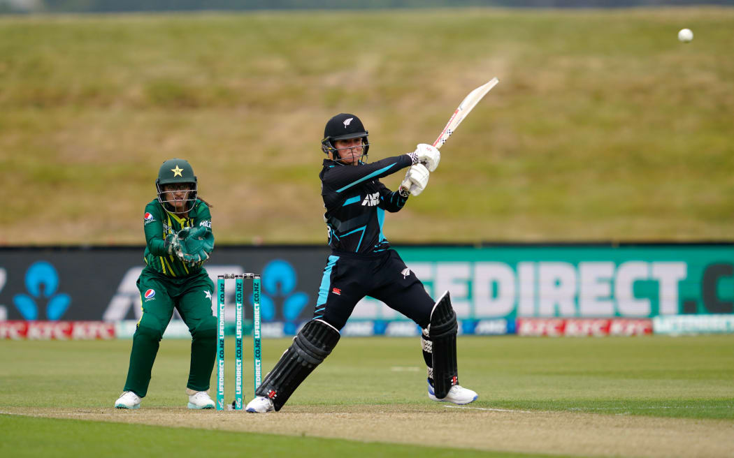 Amelia Kerr captains White Ferns to win in final T20 in Queenstown ...