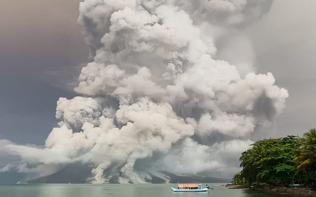 Indonesia's Ruang volcano erupts again, alert status at highest | RNZ News