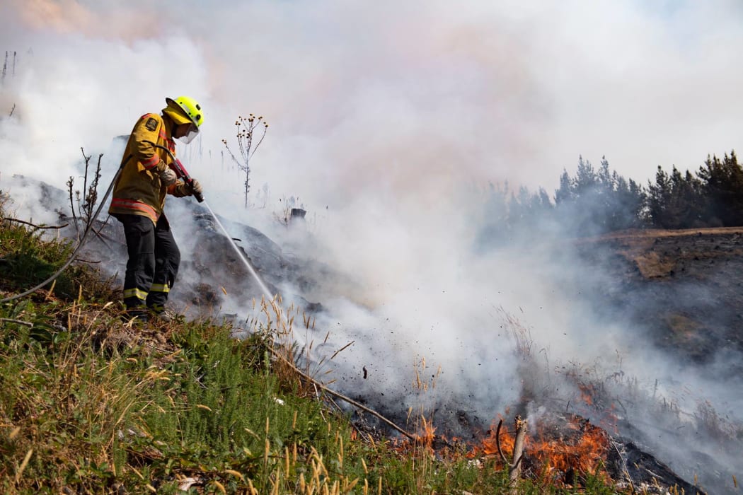 New Zealand firefighters head off to help with Victoria bushfires | RNZ ...