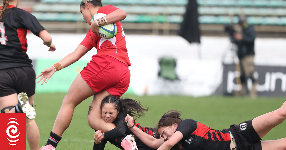 NZ Rugby launches scheme teaching girls to tackle safely | RNZ News
