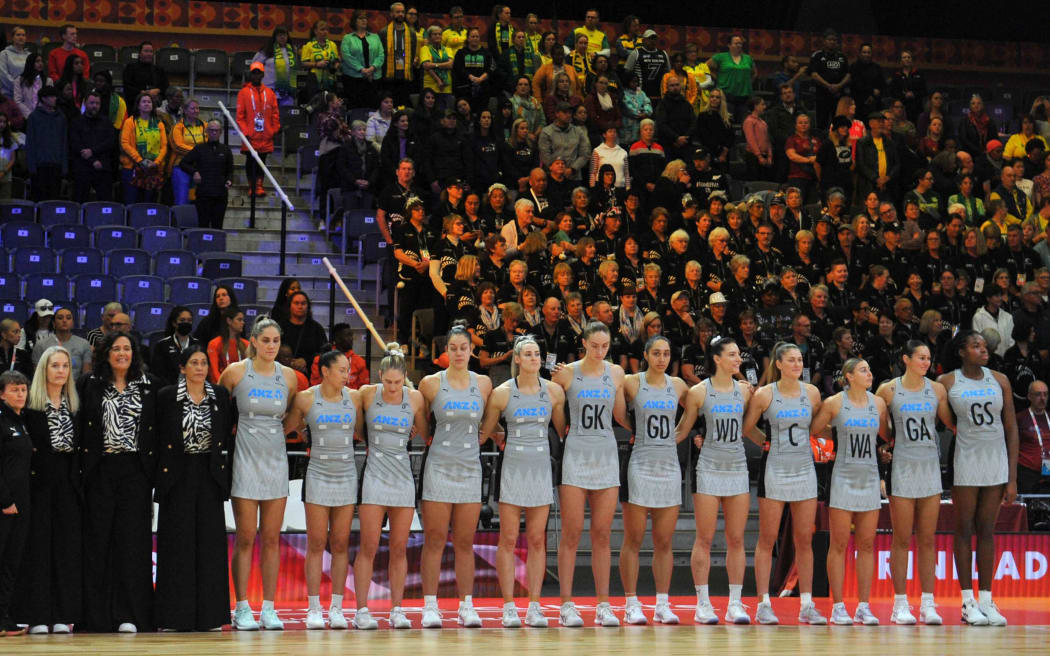 Silver Ferns make strong start to Netball World Cup | RNZ News
