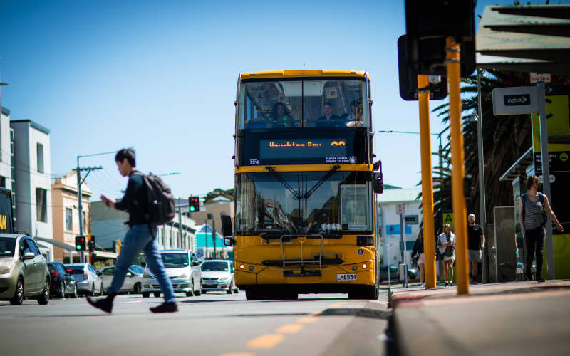 Warning of bus driver shortage if immigration settings not changed | RNZ