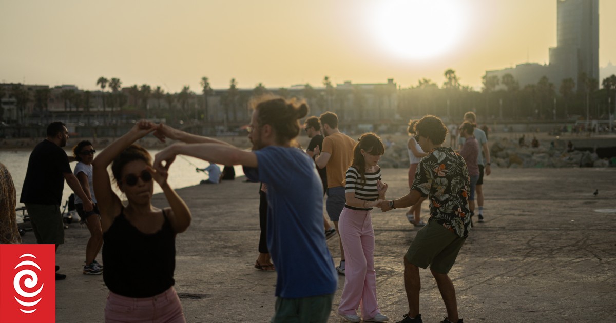 Cerberus heatwave: Hot weather sweeps across southern Europe | RNZ News