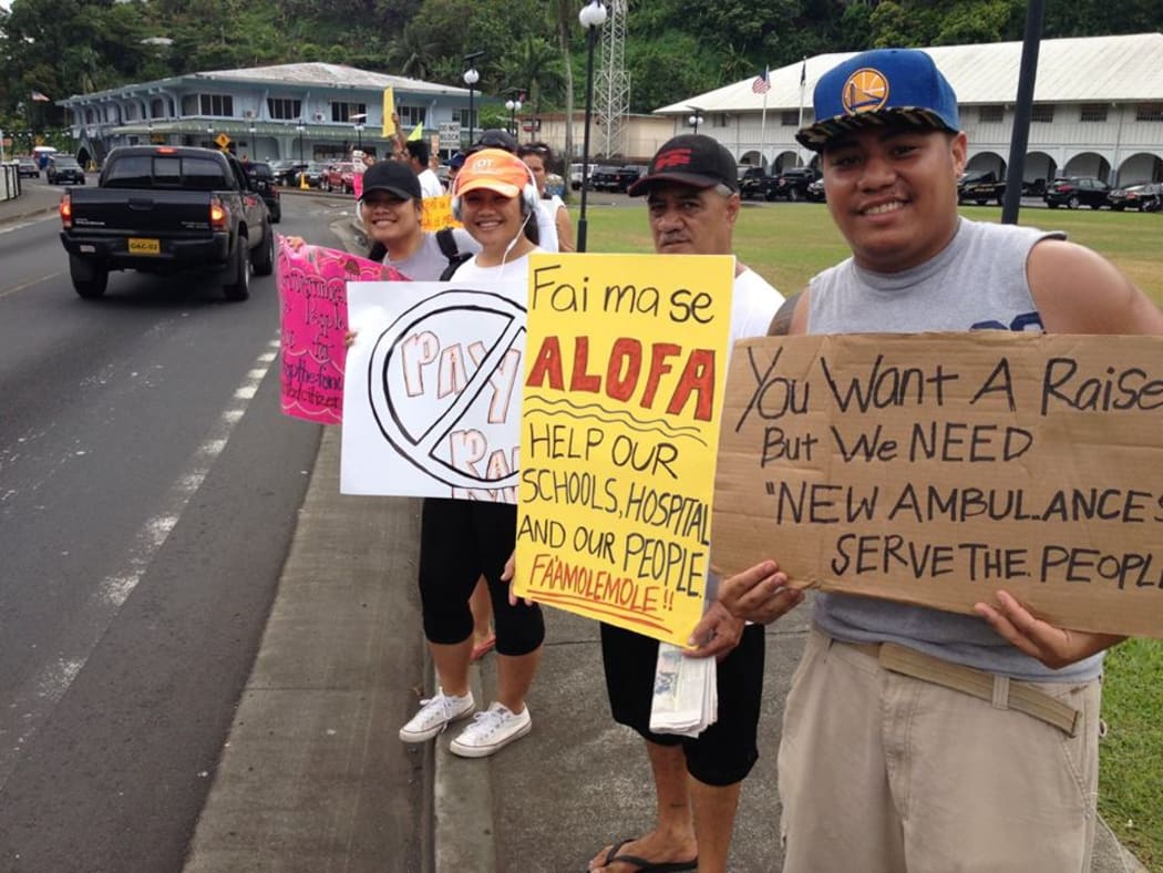 Salary rise protests continue in American Samoa | RNZ News