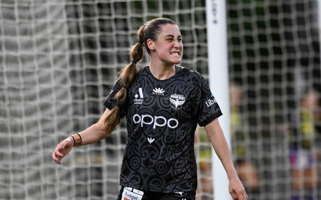 Phoenix suffer 'incredibly disappointing' loss to Central Coast | RNZ News