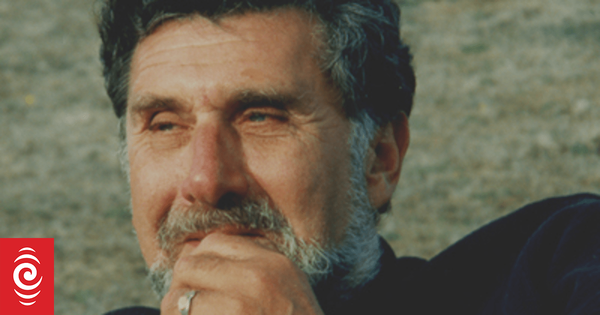 Feature interview: why we justify stupid stuff | RNZ