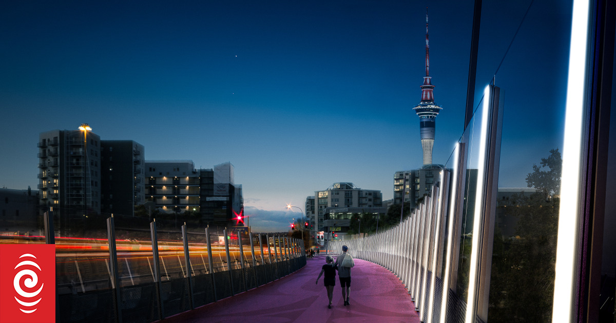 Cycling down Auckland's new pink path | RNZ News