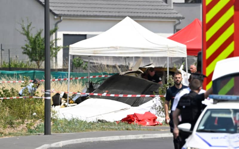 Skydiving plane crash kills 11 in France | RNZ