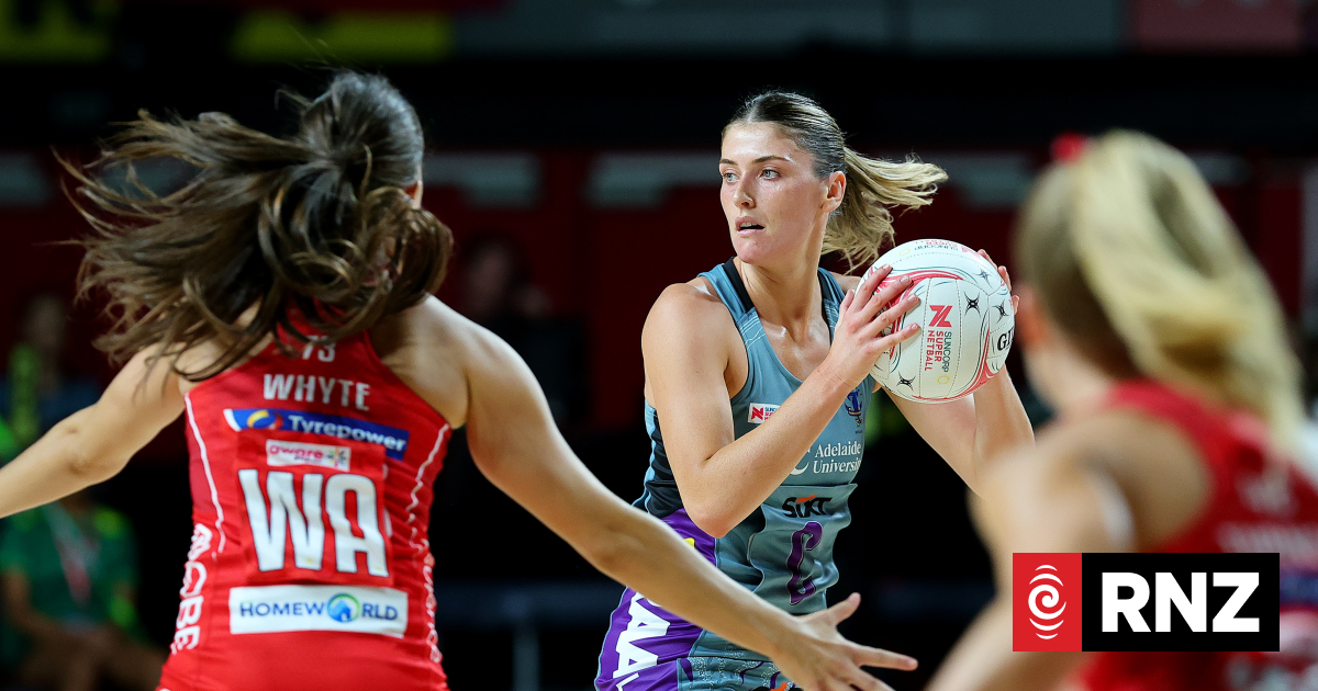 Silver Fern Kate Heffernan stars in incredible Australian Super Netball ...