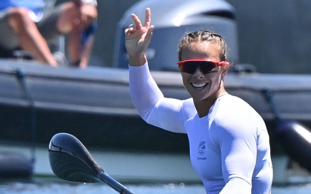 Dame Lisa wins third medal in Hungary | RNZ News