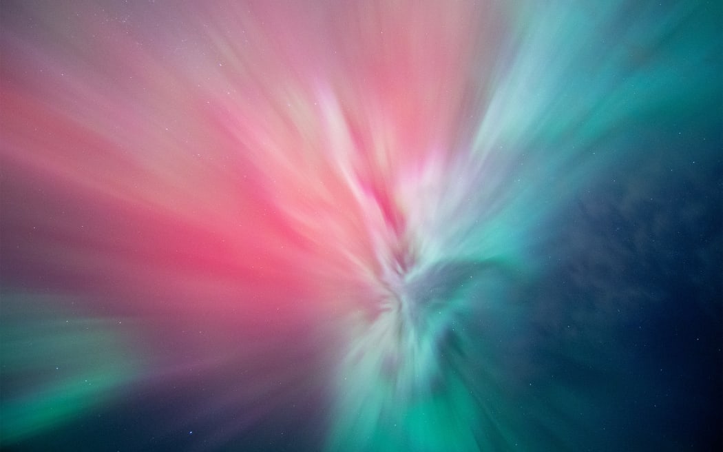 Aurora Australis should be visible again tonight and tomorrow ...