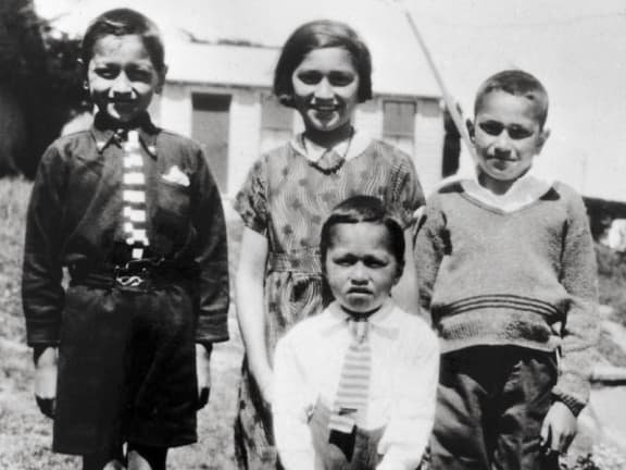 Alistair and Meg | A Gallery from The Returning | RNZ National