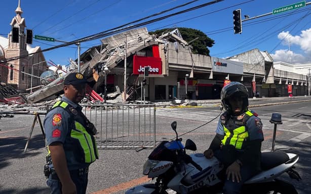Earthquake of magnitude 7.8 strikes off southern Philippines | RNZ
