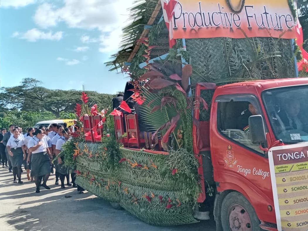 Tonga's float parade lifts spirits amid pandemic gloom | RNZ News