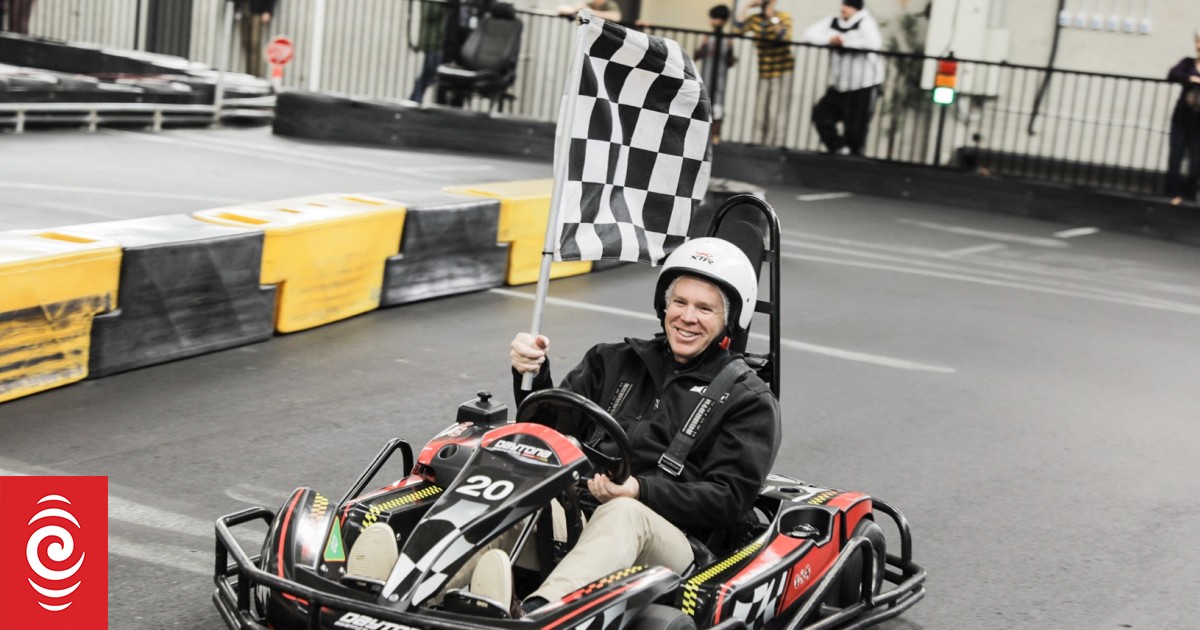 Election 2023: TGIF vibes as Chris Hipkins returns to the campaign ...