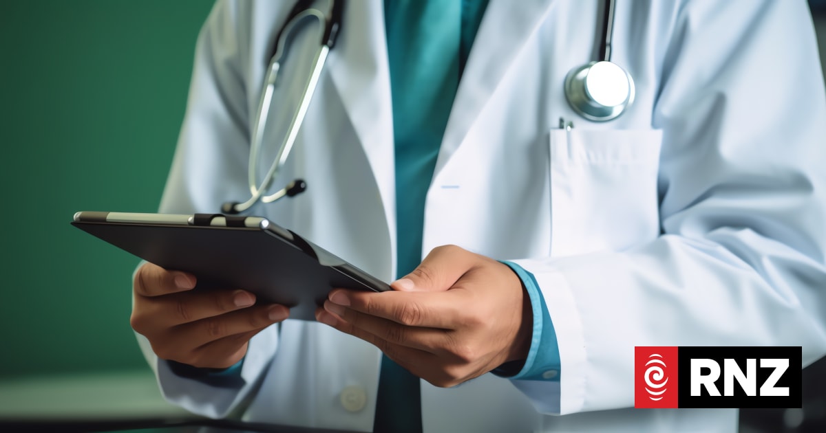 AI scribe cuts after-hours admin in hospital EDs, trial finds | RNZ
