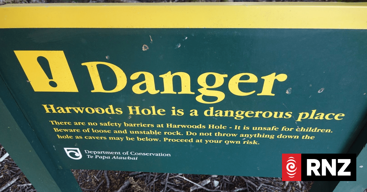 Track to Harwoods Hole permanently closed over safety concerns | RNZ News