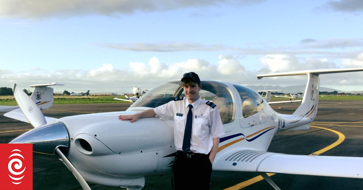 Young Kiwi pilot Adam Snell to be remembered in Auckland service | RNZ News