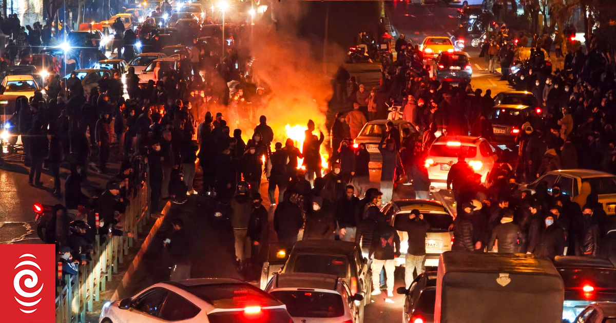 Iranian who fled Karaj tells of brutal crackdown on protesters | RNZ News