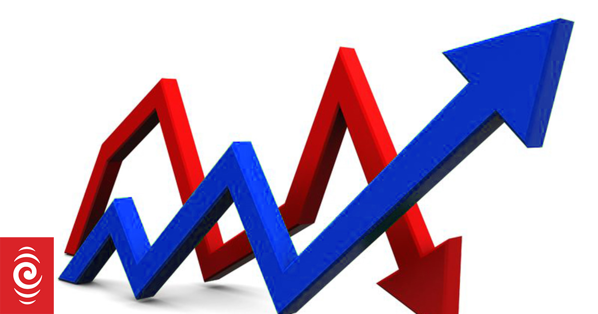 POLL of POLLS with Colin James | RNZ News