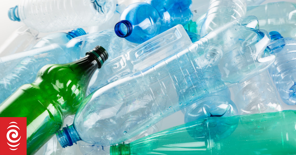 Plastic bottle return scheme to 'put value back into recycling' | RNZ News