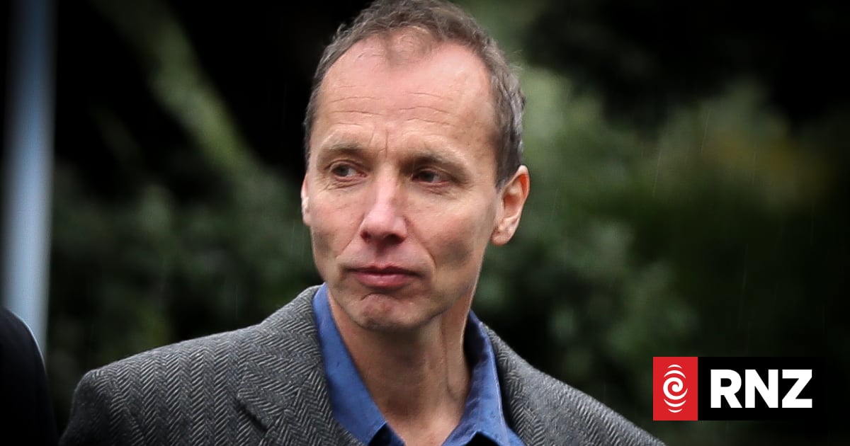 Hager accuses police of snooping on travel | RNZ