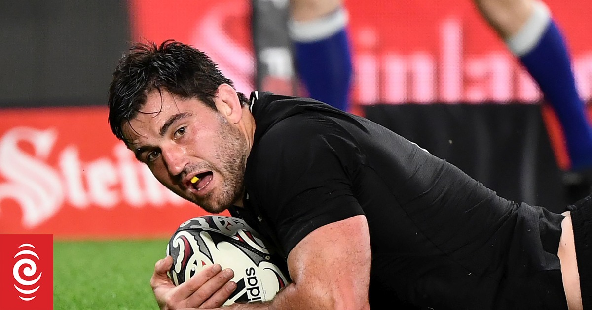 Luke Jacobson back for two more years | RNZ News