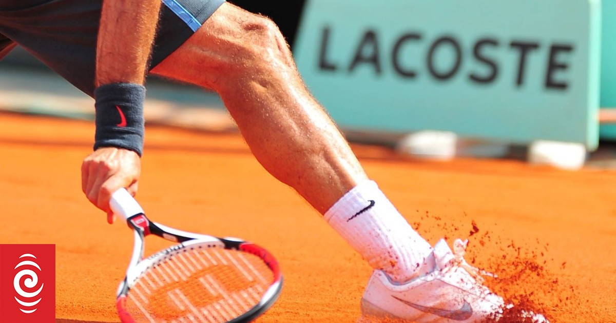 Federer auctions off kit | RNZ News