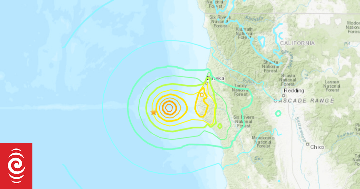 Californians flee to higher ground as quake prompts tsunami warning ...