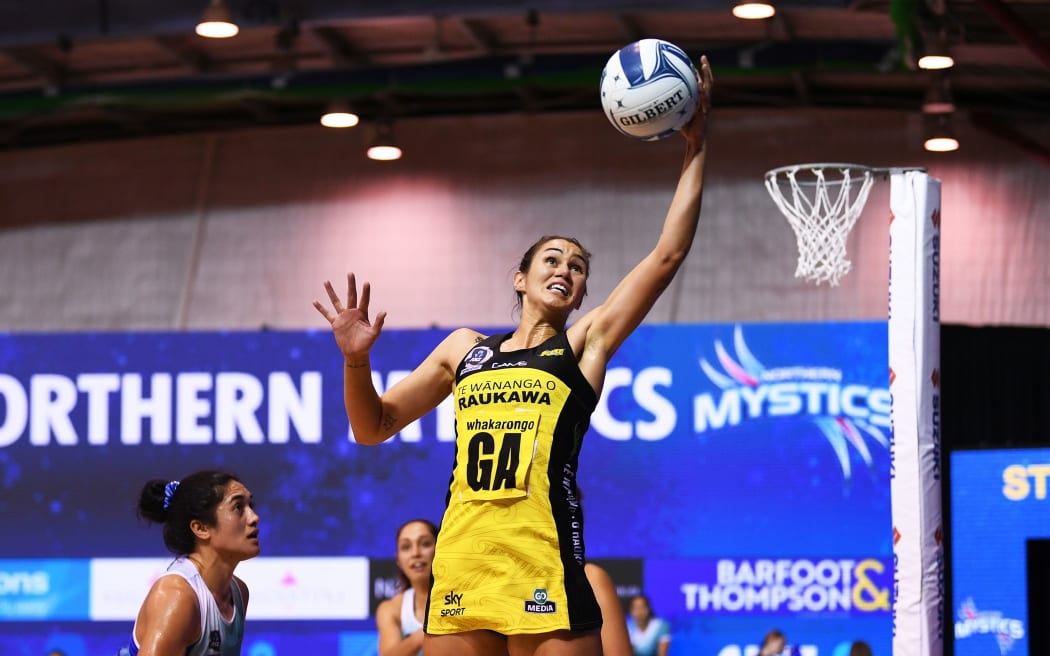 Dame Noeline backs Ameliaranne Ekenasio's break from netball | RNZ News