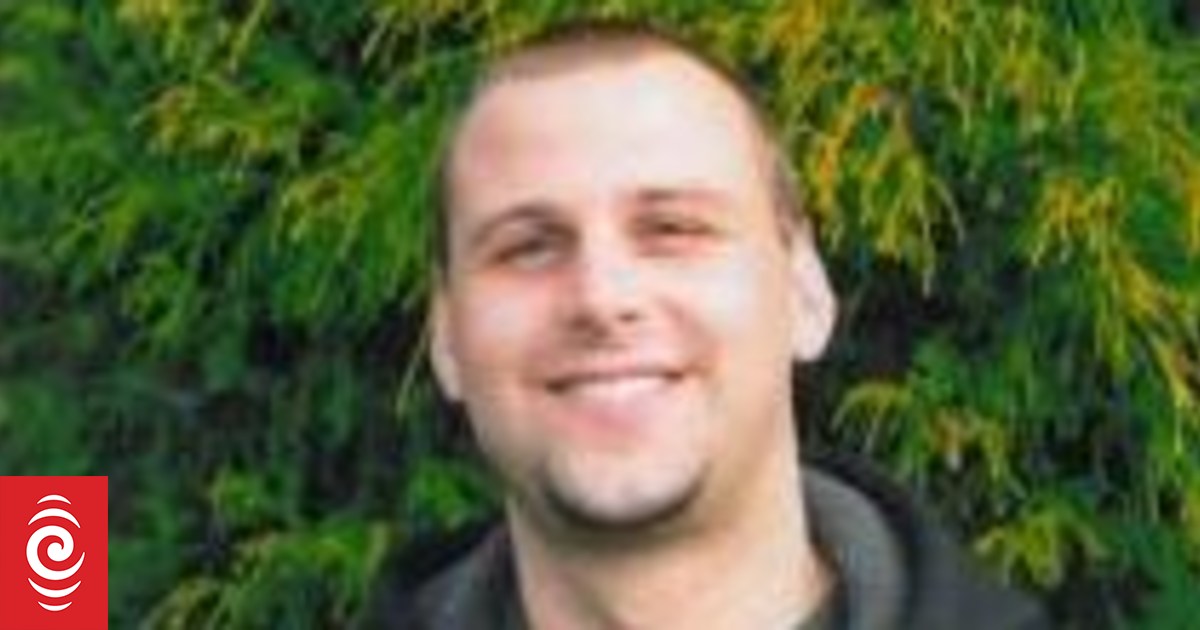 Friends shout abuse at Matthew Stevens accused | RNZ News