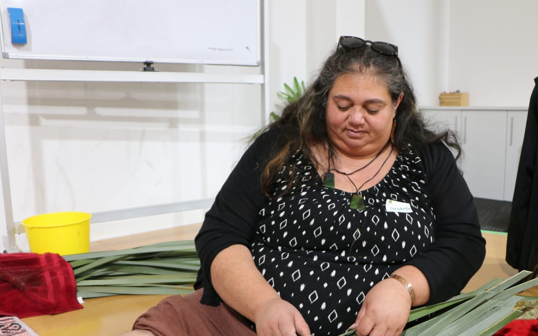 Wāhine Māori raise awareness of safe sleeping through wahakura wānanga ...