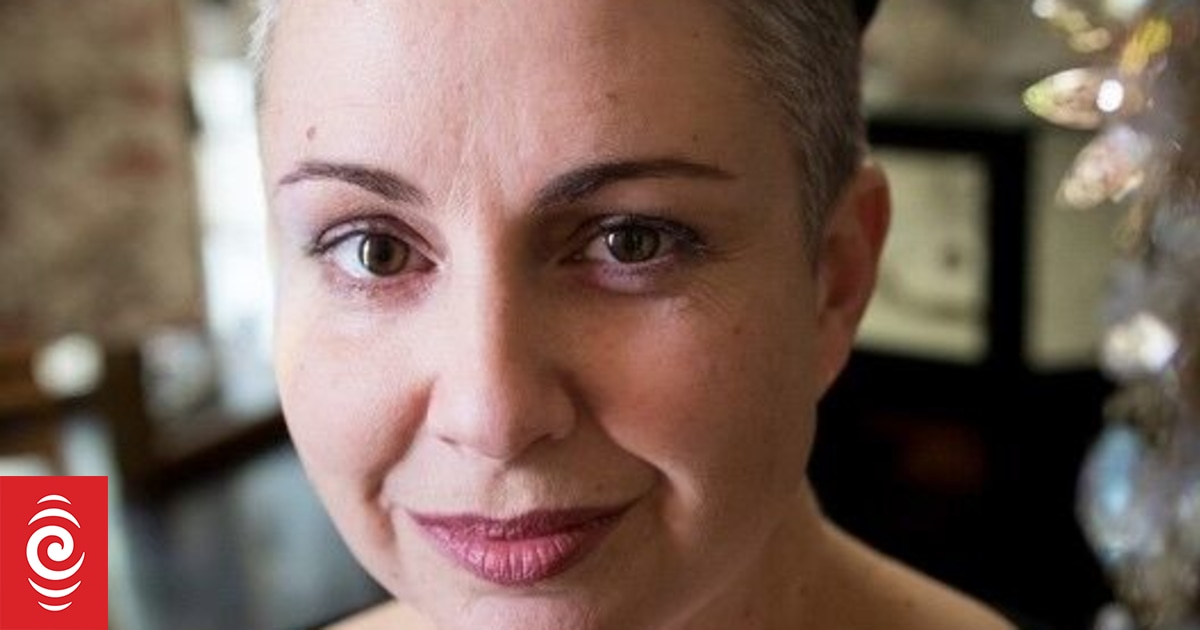 Victoria KELLY: Lyre | RNZ