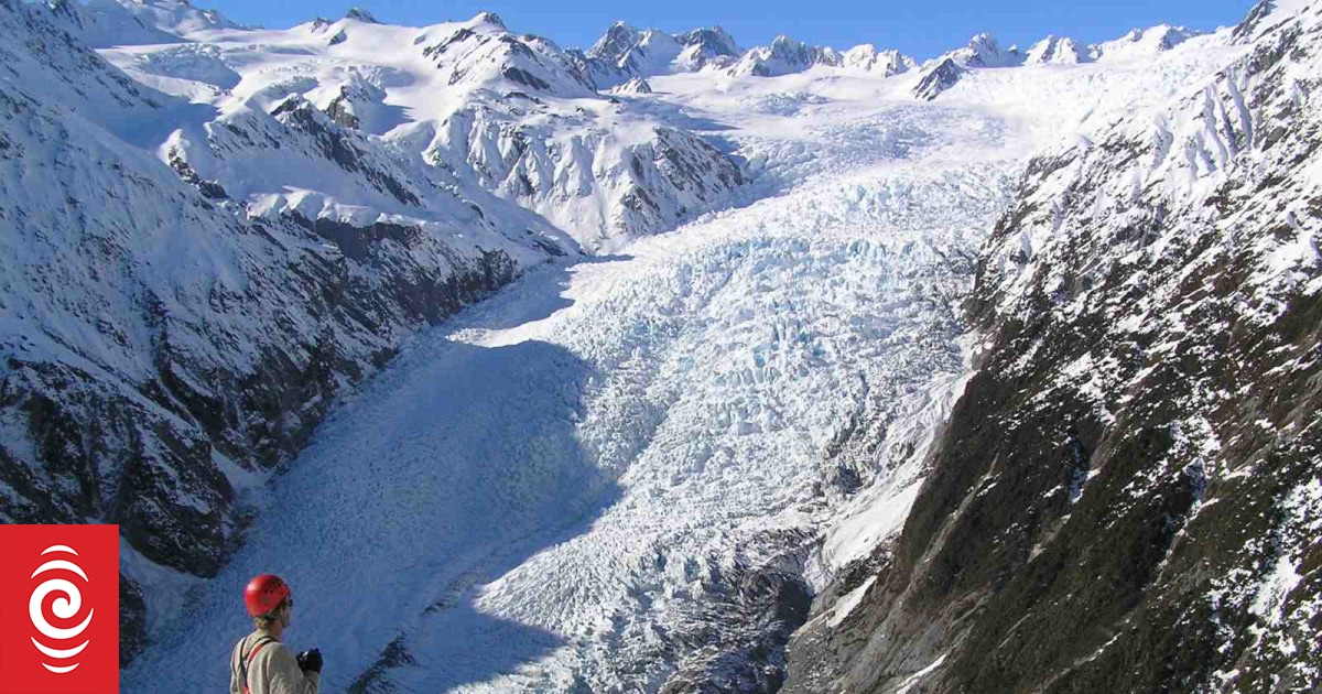 The unusual case of the 'growing' glaciers | RNZ News