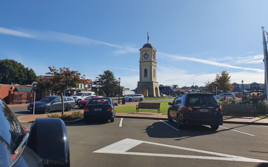 The Pre-Panel with Janet Wilson and Anton Matthews | RNZ