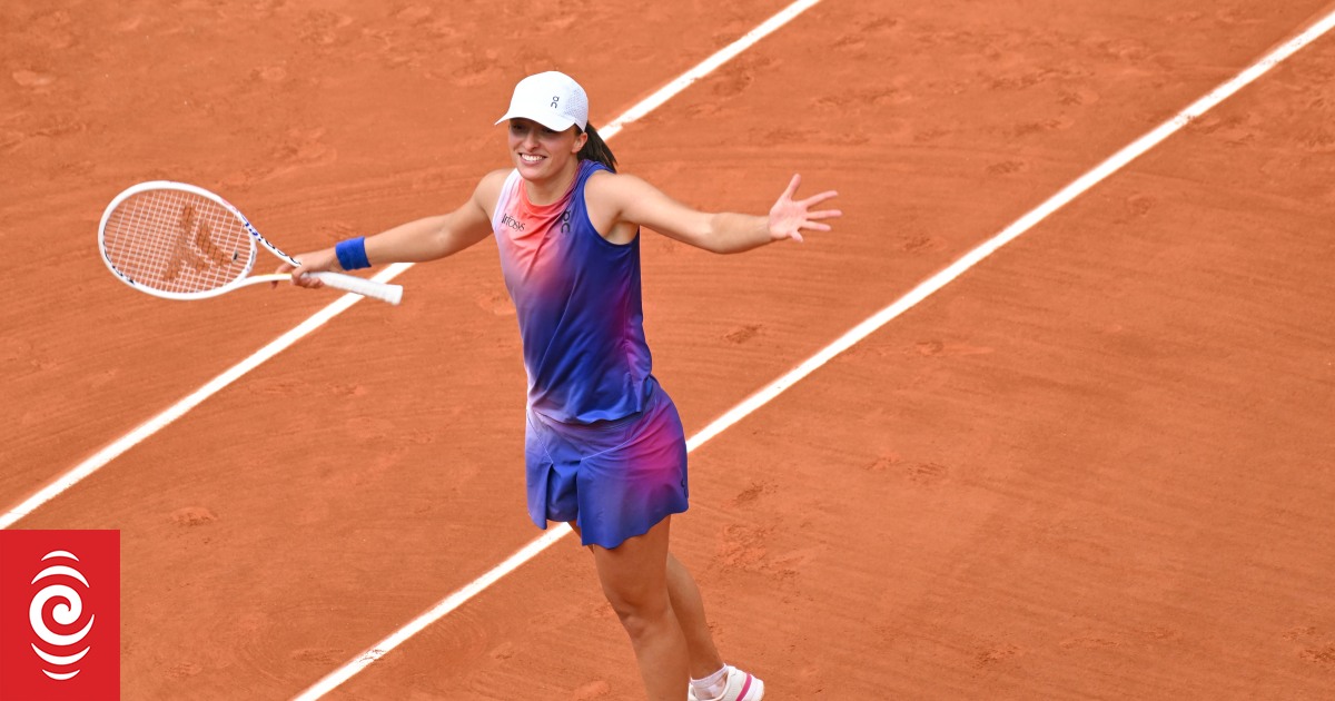 Queen of clay Swiatek rules again at Roland Garros | RNZ News Queen of clay Swiatek rules again at Roland Garros | RNZ News