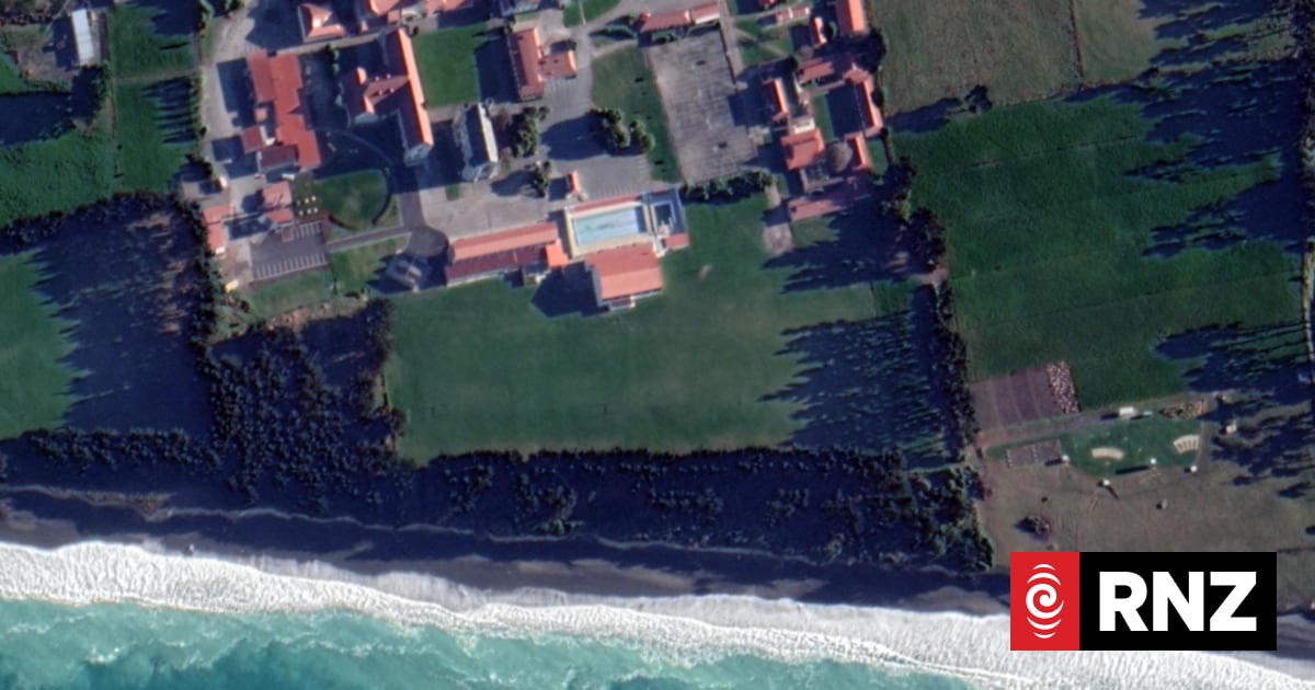 Waitaki Boys' High School losing ground in coastal erosion | RNZ