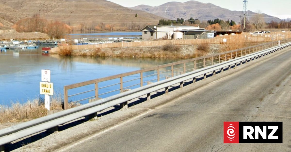 Body found after car crashed into canal near Twizel | RNZ