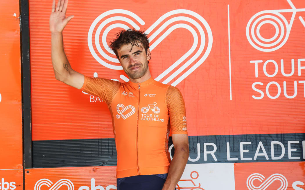 New Zealand cyclist Kiaan Watts banned for punching fellow rider | RNZ News