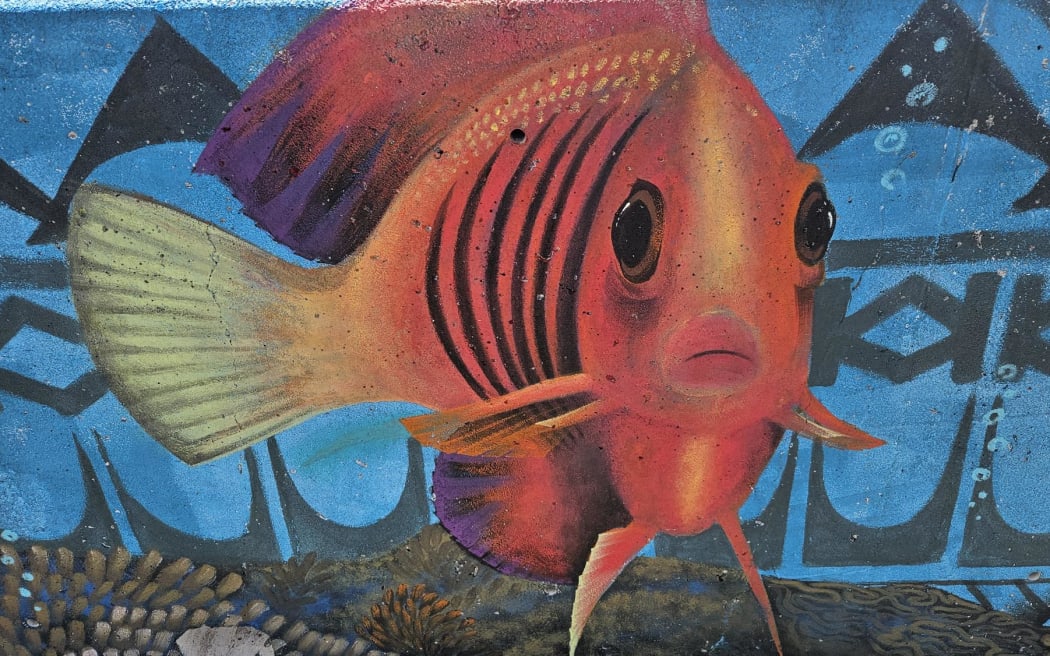 Legends and animals from the Cook Islands feature in new mural | RNZ News