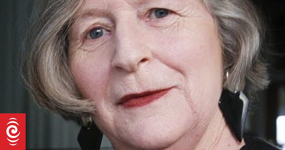 Elizabeth Smither - Night Horse | RNZ