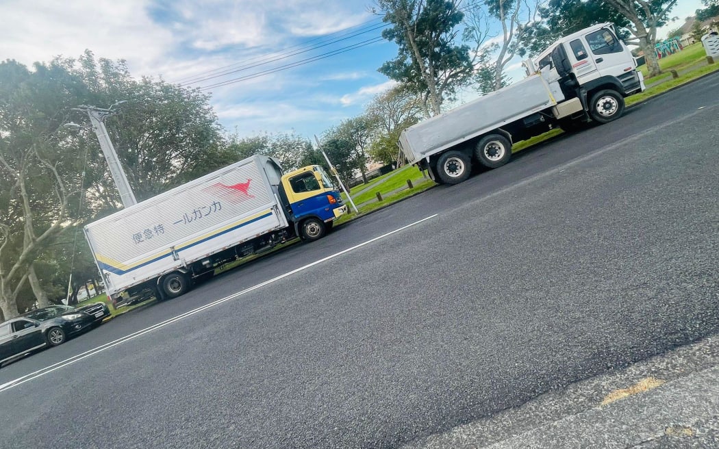 Large commercial vehicles clogging South Auckland streets | RNZ News
