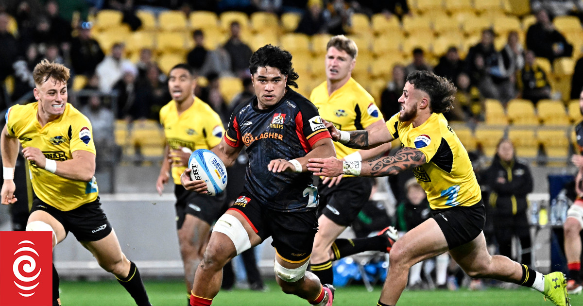 Breakthrough Sititi display powers Chiefs into Super Rugby final | RNZ News