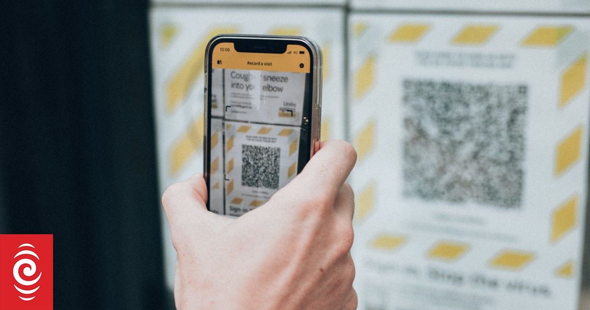 Low numbers scanning Covid-19 QR code posters, audit reveals | RNZ News